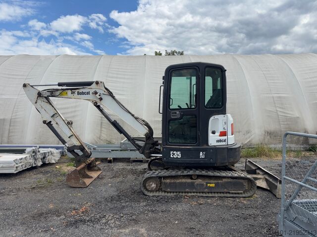 Guseničar Bobcat E35 / 2012
Bobcat E35z