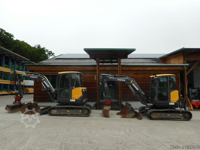 Mini bager
Volvo ECR50D mit POWERTILT