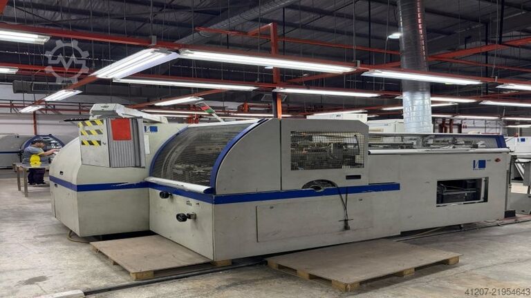 Trimer sa tri noža
Kolbus HD 152P three knife trimmer