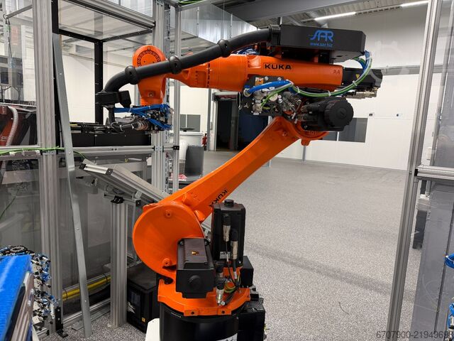 KUKA KR 22 R1610-2 /SEL rukovalni robot
KUKA KR 22 R1610-2 /SEL