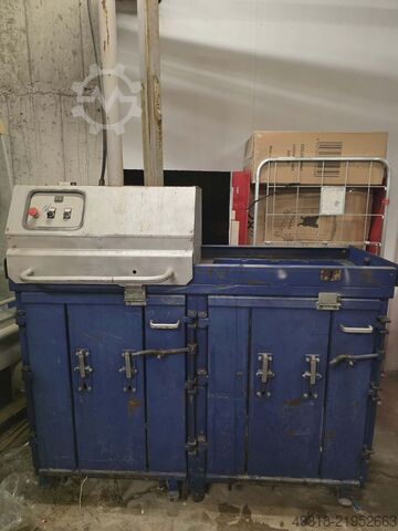 Presa za bale
Strautmann MK 700