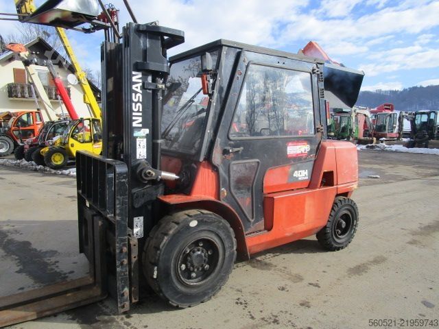 Dizel viljuškari
Nissan 4 Ton.-Triplex-FH 4,5m + Seitenschieber