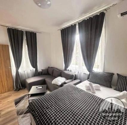 EKSKLUZIVNA PRODAJA-polovina vile sa 2 apartmana u centru Mataruške Banje