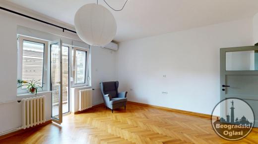 Renoviran trosoban stan na Keju-Novi Sad