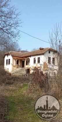 Prodajem kucu sa zemljistem na Staroj Planini