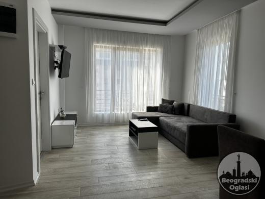Prodajem LUX kompletno opremljen stan na Kopaoniku