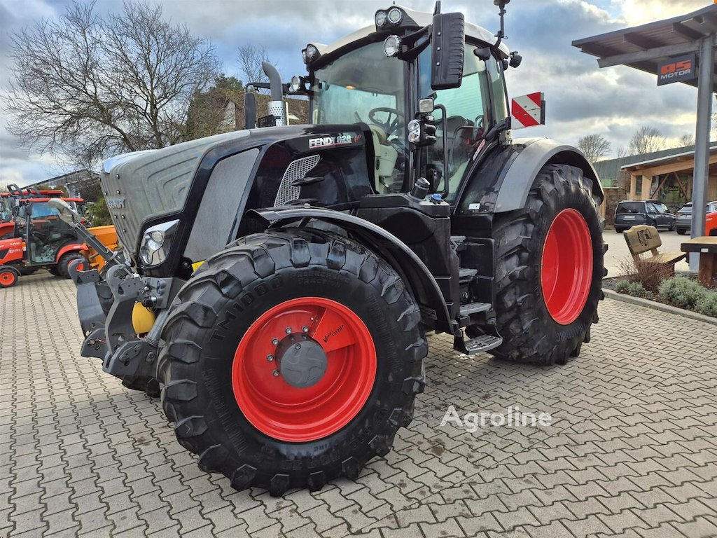 Fendt 828 Vario Profi Plus traktor točkaš