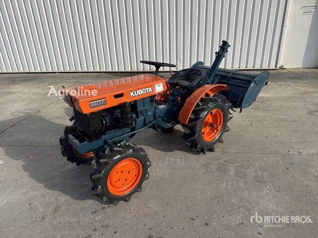 Prodaje se Kubota B6000 mini traktor na aukciji