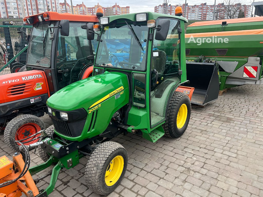 John Deere 2025 R mini traktor