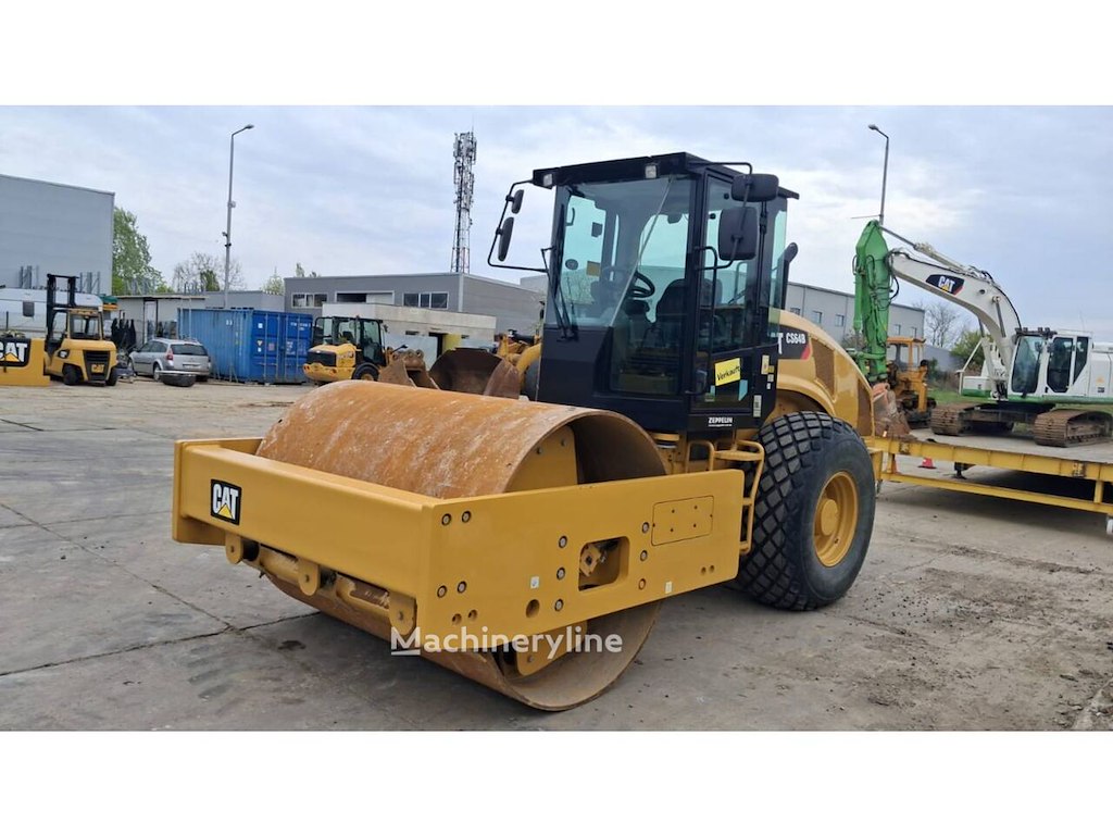 Caterpillar CS64B kompaktor s jednim valjkom