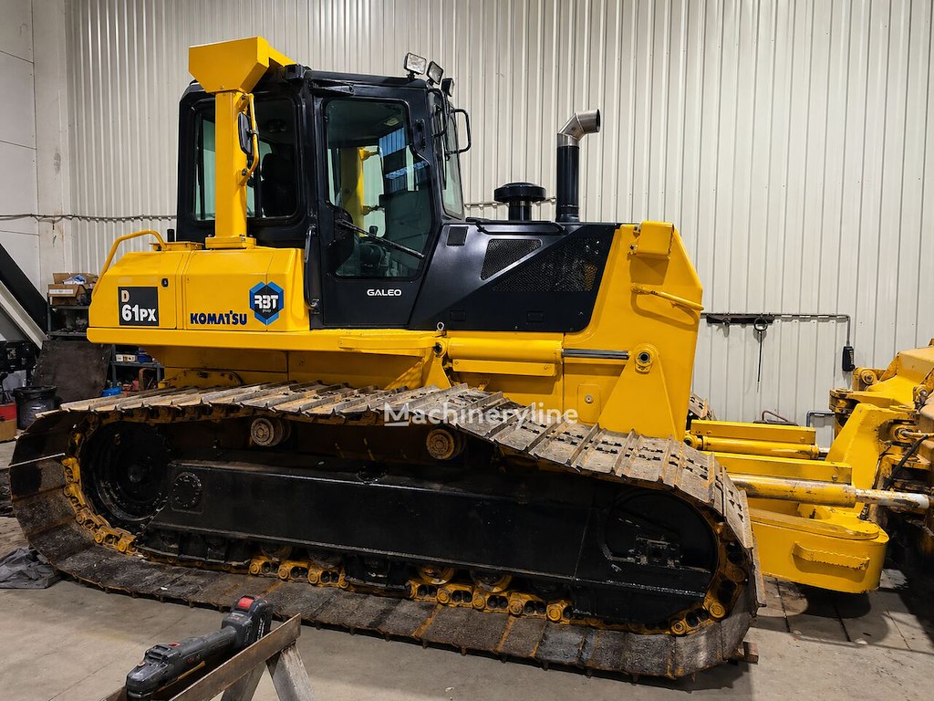 Izdajem Komatsu D61 buldožer
