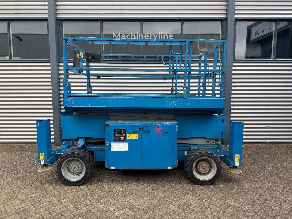 Genie GS3369RT Hoogwerker Schaarhoogwerker Ruwterrein makazasta platforma