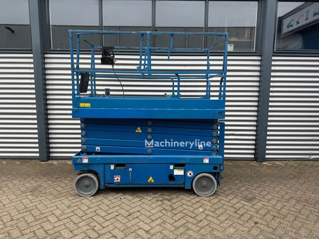 Haulotte Compact 14 Hoogwerker Schaarhoogwerker makazasta platforma