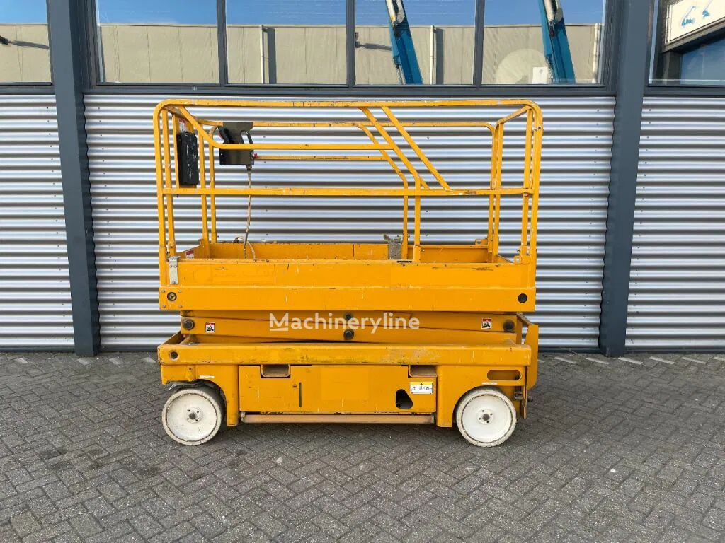 Haulotte Compact 8W Hoogwerker Schaarhoogwerker makazasta platforma