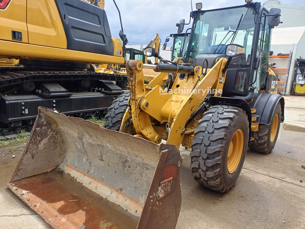 Caterpillar 908M prednji utovarivač