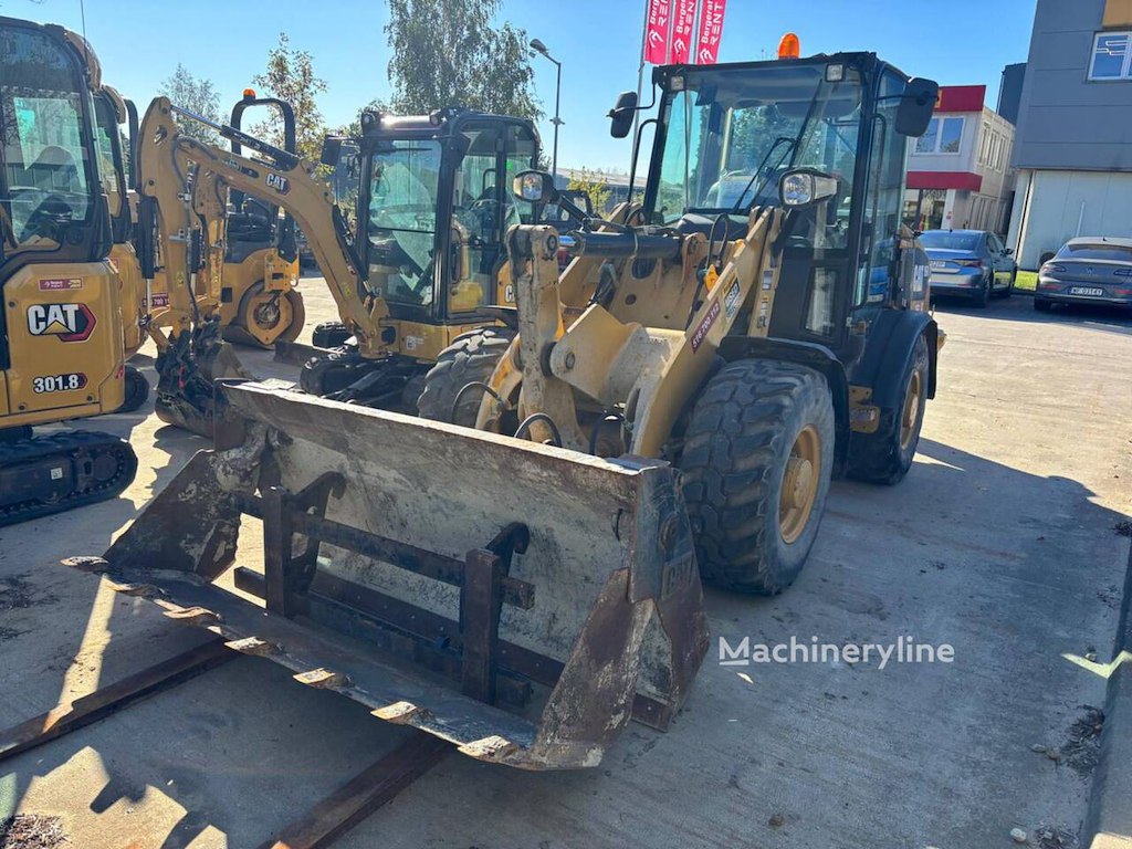 Caterpillar 906M prednji utovarivač