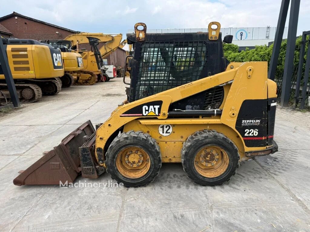 Caterpillar 226 mini utovarivač