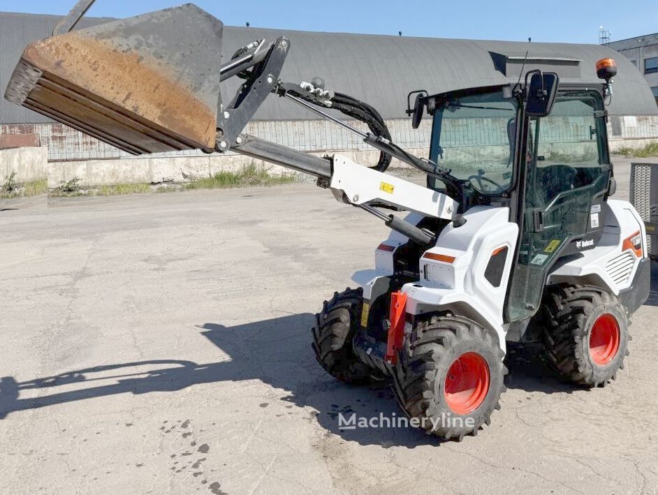 Bobcat L28 mini utovarivač