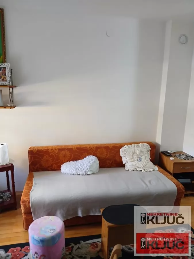 GRBAVICA IZDAJE SE NAMEŠTENA GARSONJERA