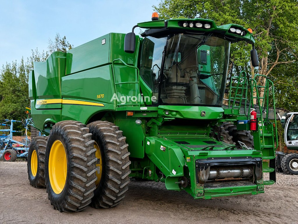 John Deere S670 kombajn za žito