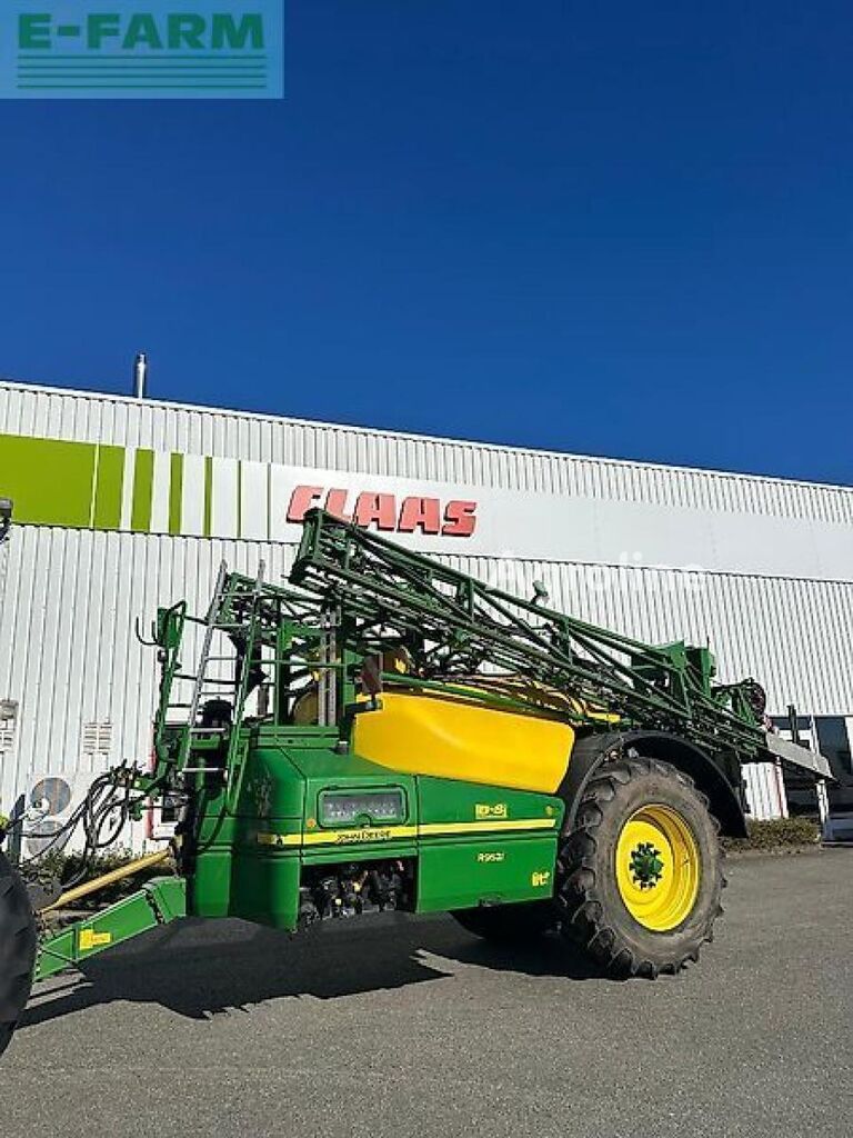 John Deere r952 i vučena prskalica