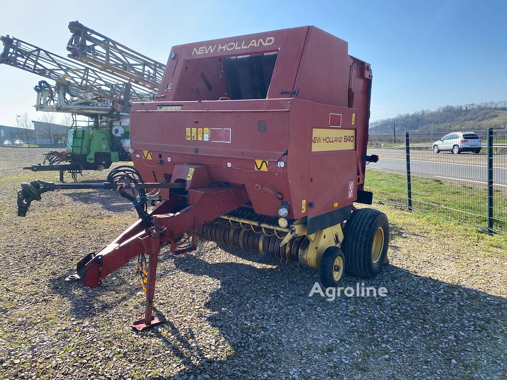 New Holland 640 balirka za okrugle bale