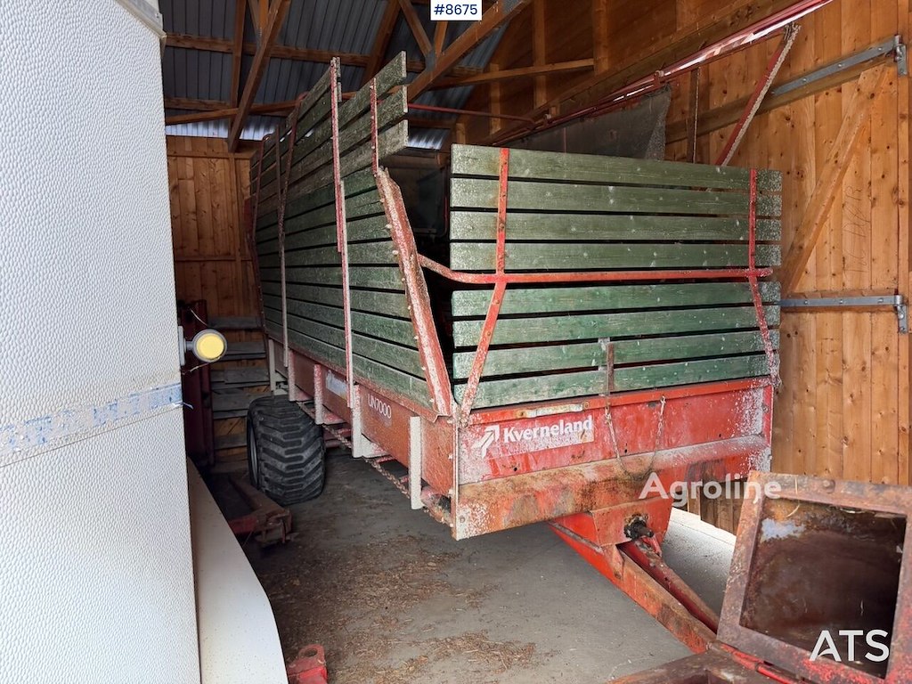 Kverneland UN 7000 3.70 samoutovarna prikolica