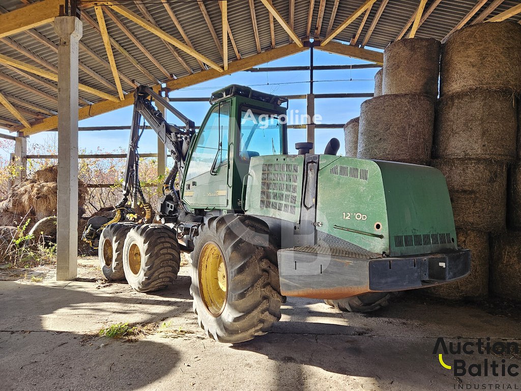 Prodaje se John Deere 1270 D harvester na aukciji