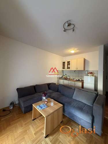 Garsonjera - 28m2 - Adamovićevo naselje