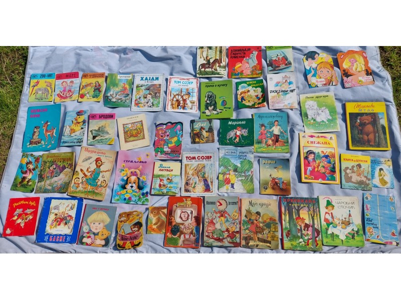 Lot oko 240 komada Ex Yu slikovnica PREDIVNO