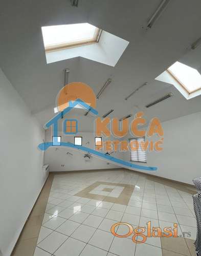 Izdaje se kuća kao poslovni prostor u Svrljigu, 430m2