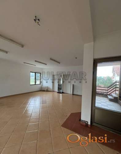 Izdaje se odličan poslovni prostor u Svrljigu, 150m2