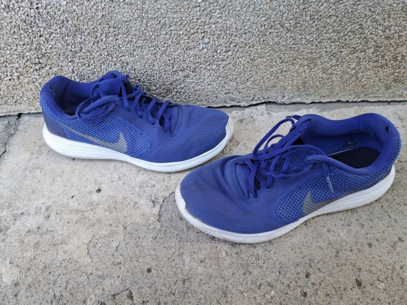 Nike Revolution 3 -patike za trčanje