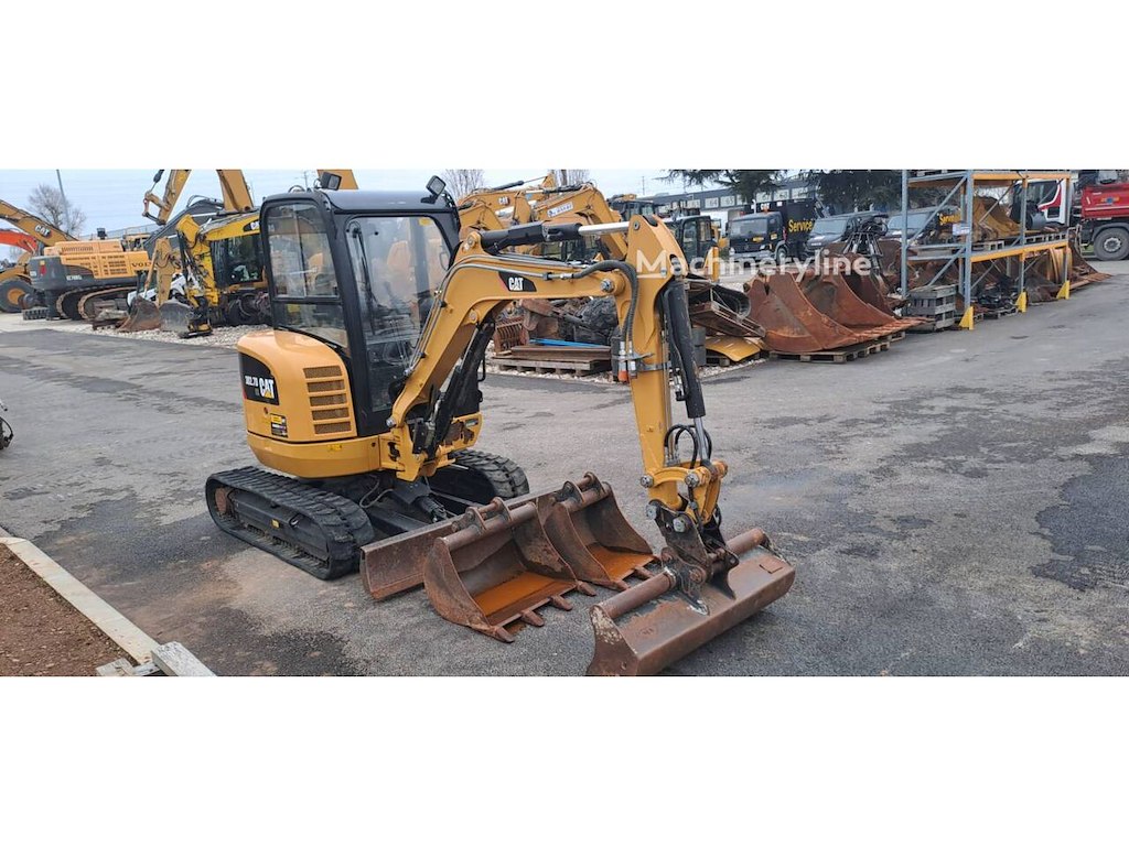 Caterpillar 302.7D CR bager guseničar
