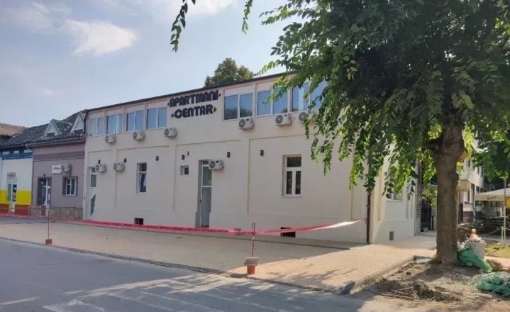 Hotel u samom centru Odzaka-9 jedinica+oprema gratis