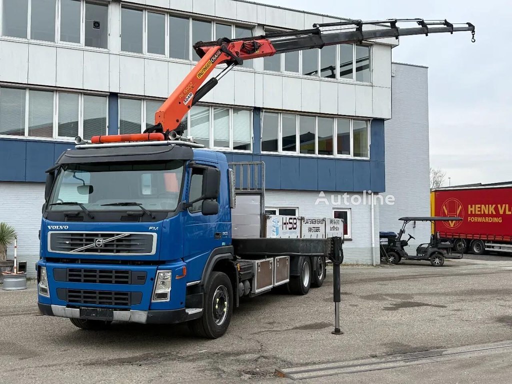 Volvo FM 300 kamion s ravnom platformom