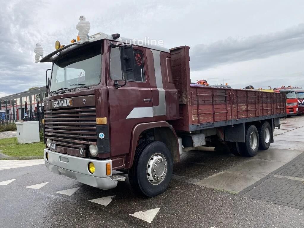 Scania LB141 V8 kamion s ravnom platformom