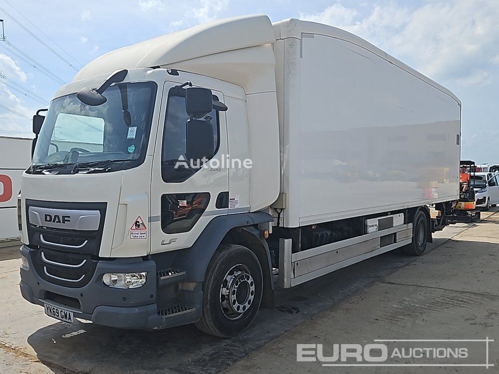 Prodaje se DAF LF260 kamion furgon na aukciji