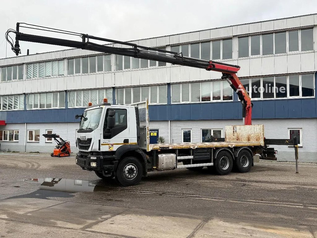 IVECO Trakker 360 kamion platforma