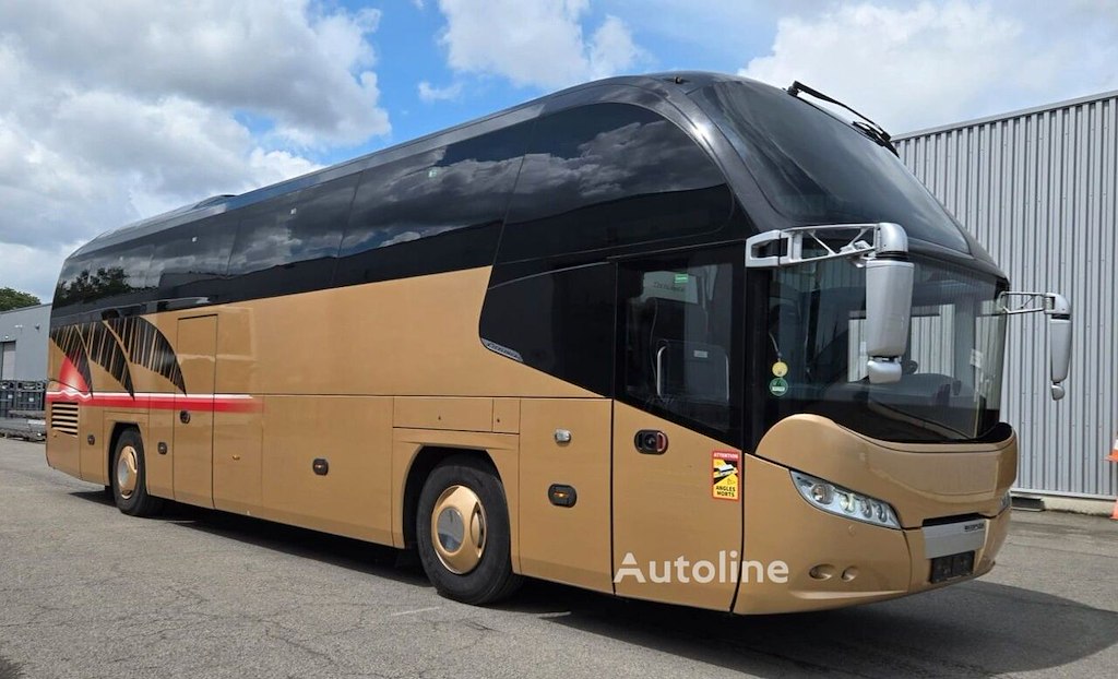 Neoplan N1216;515 turistički autobus