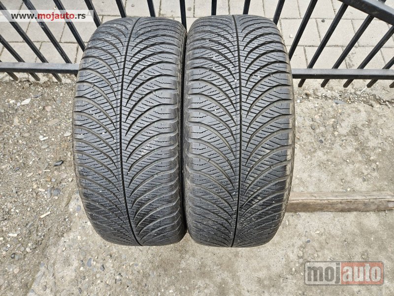 215-55-17 Goodyear kao nove odlicne