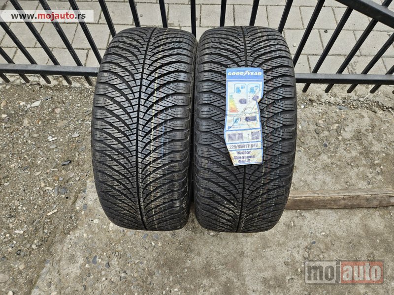 225-45-17 Goodyear nove odlicne