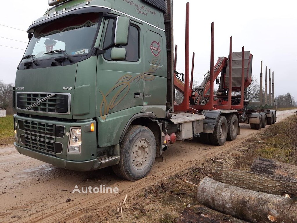 Volvo FH 16 tegljač + poluprikolica za prevoz drva