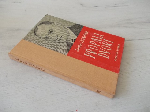 Janko Leskovar - Propali dvori