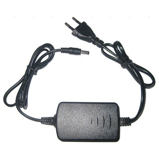 Univerzalni punjač AC/DC adapter 12V 2A