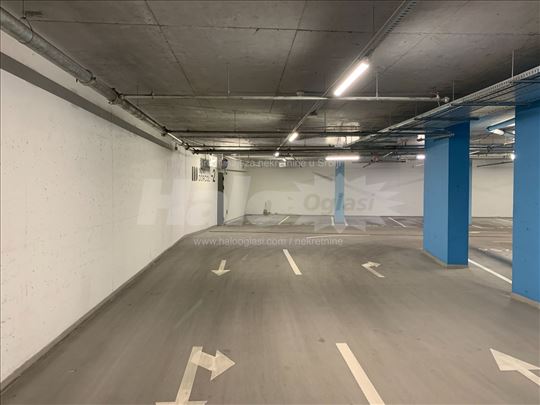 Garažno mesto Novi Dorćol sa uračunatim troškovima