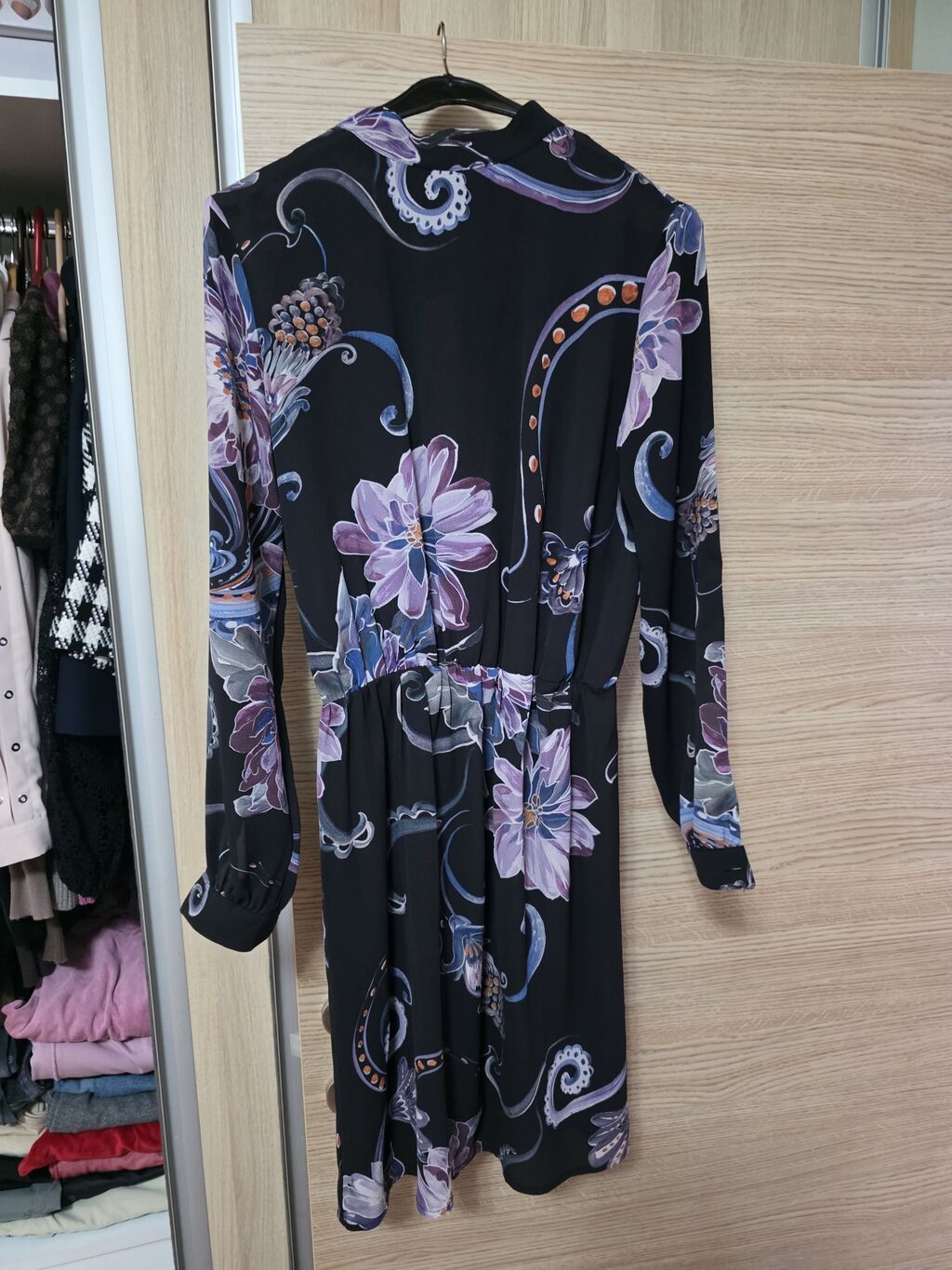 Elegantna haljina sa printom - Model: ženska haljina sa dugim
