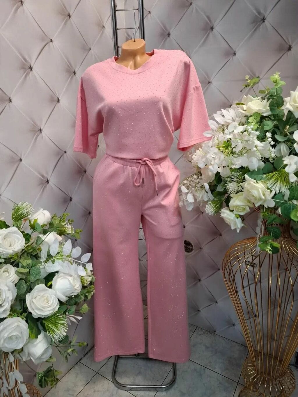 Damski komplet – bluza i pantalone sa štras detaljima - Dvodijelni