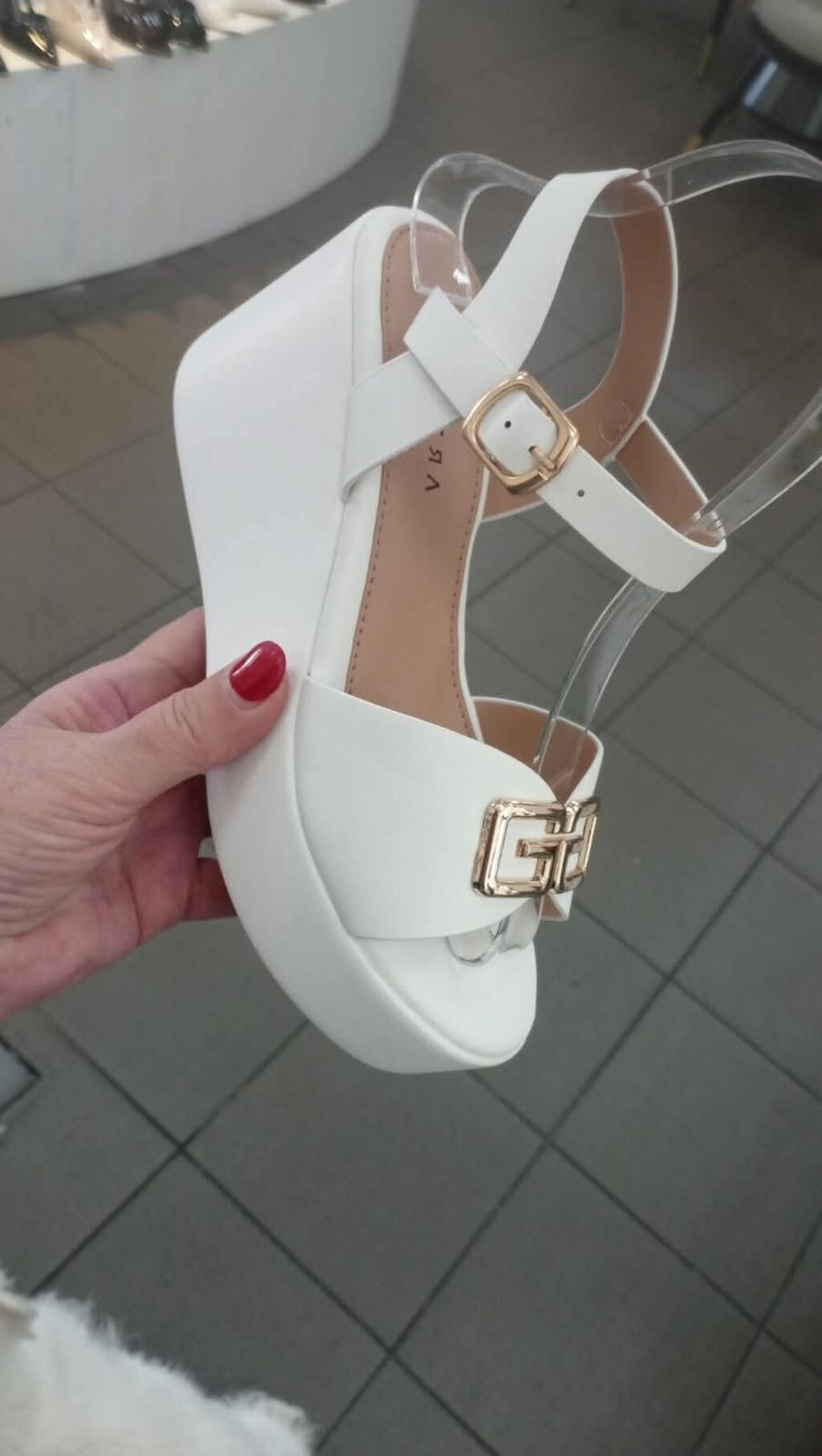 05. Proleće je tu Stigli su nam novi modeli Dostupni brojevi 36-41