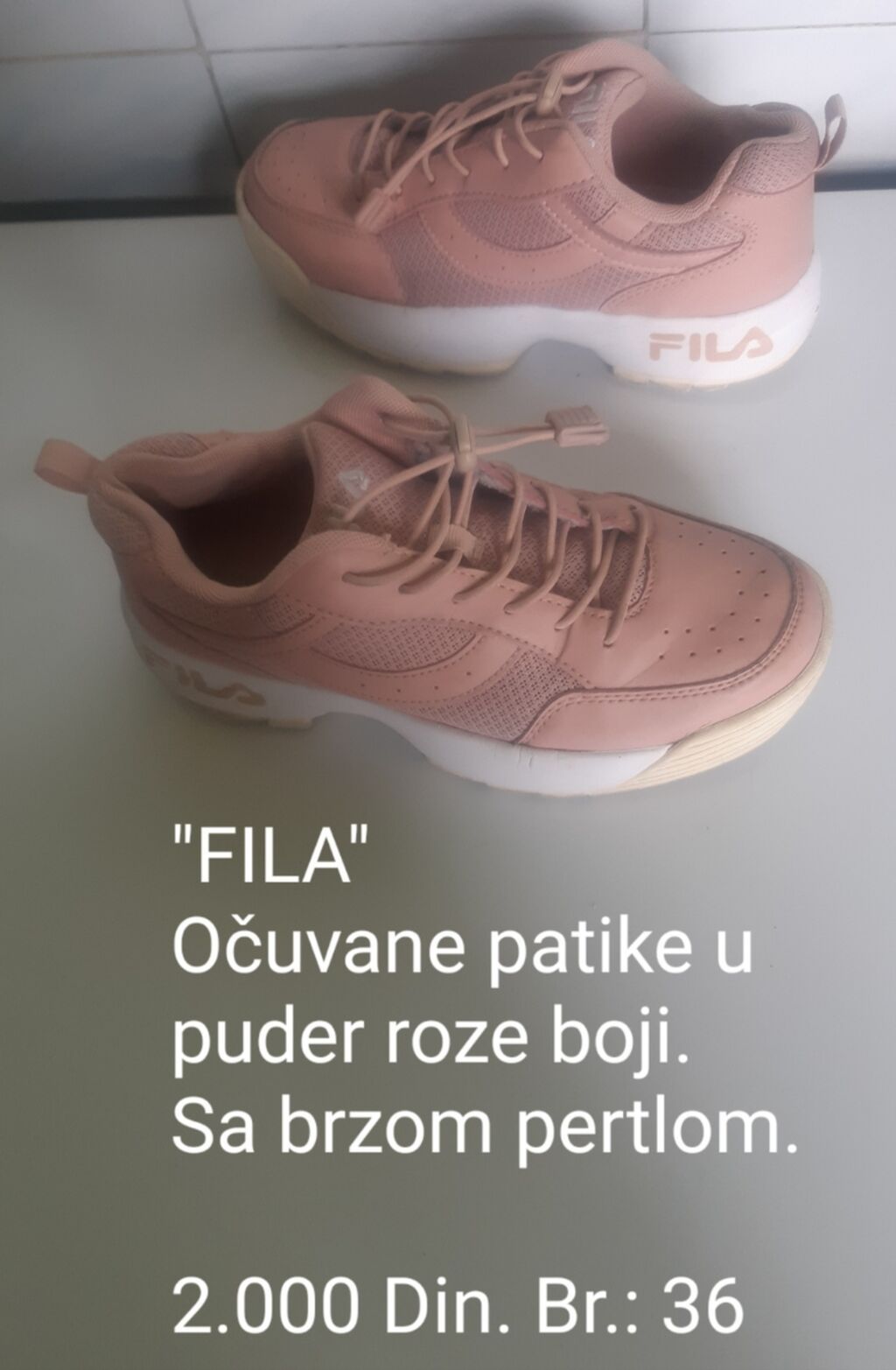 Fila ženske patike, puder roze boja. Model sa debljim đonom i
